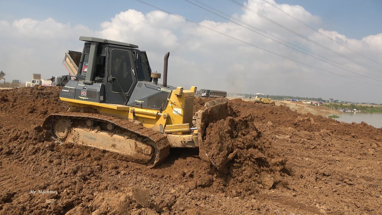 Great Activity mini Bulldozer Operator Moving Dirt & Extreme Working ...