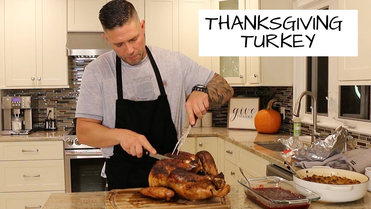HOW TO COOK A TENDER & JUICY THANKSGIVING TURKEY - YouTube