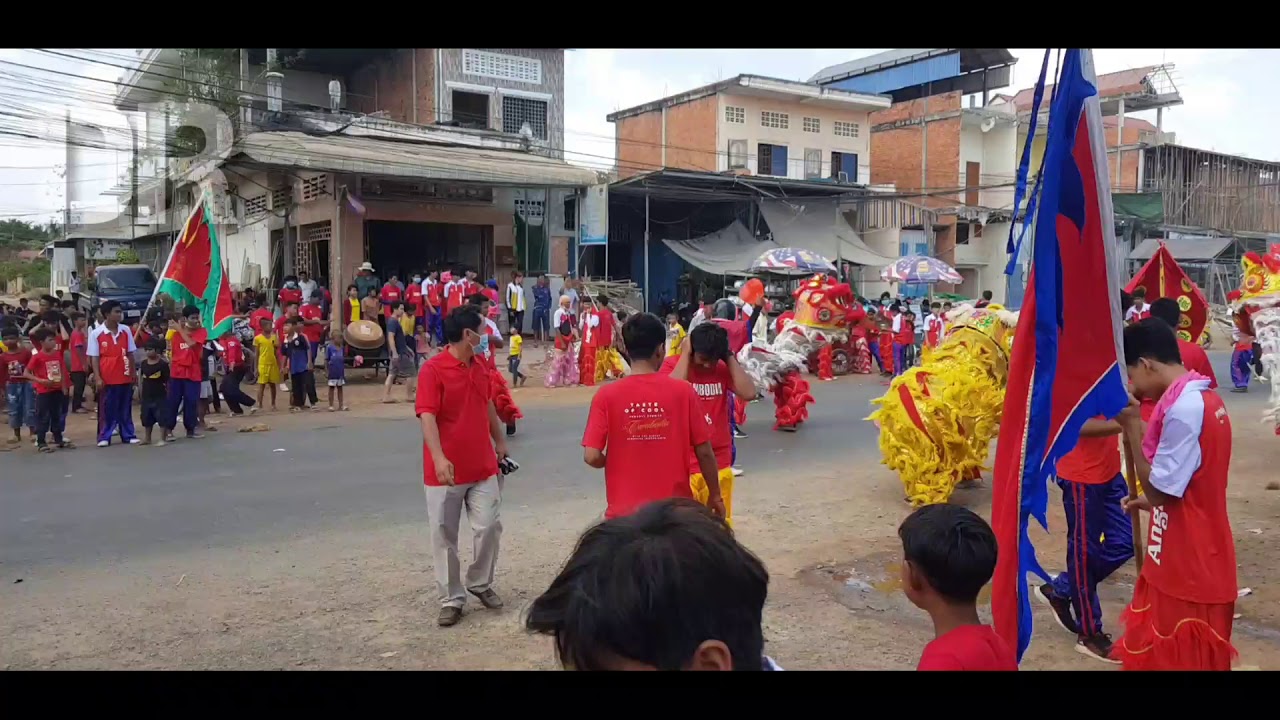 ម៉ុងសាយខ្លាចផោវរត់ពេញផ្លូវ mong say 2020 - YouTube