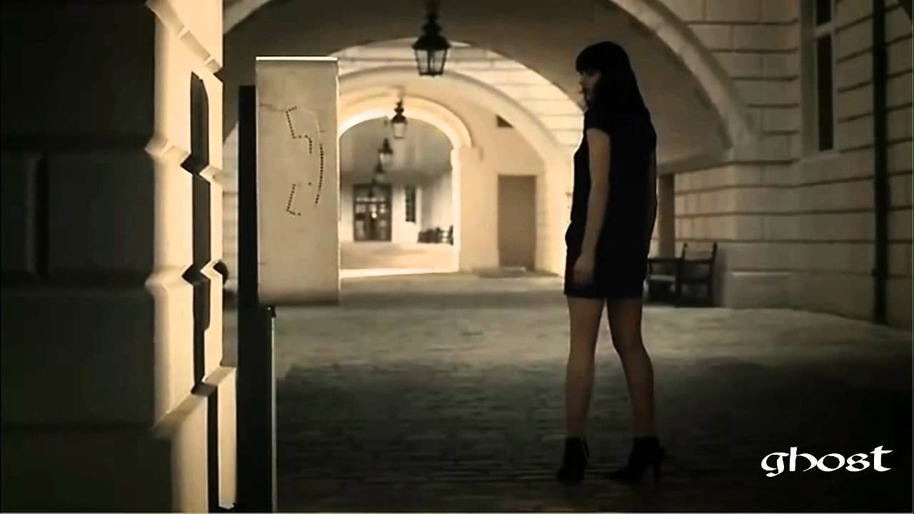 Ludovico Einaudi - Lady Labyrinth - YouTube