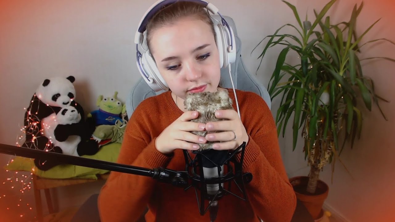 ASMR - Fluffy sounds with a lot of fluffiness - YouTube