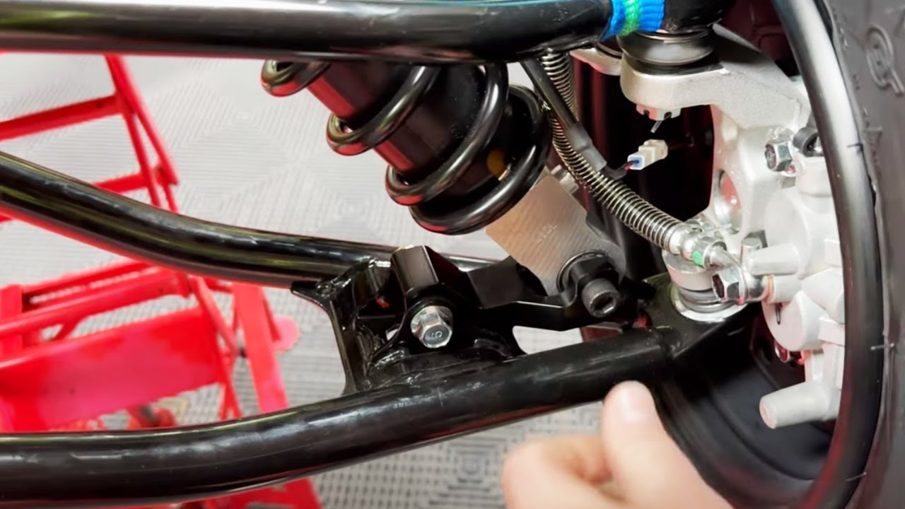 Installation du kit de rabaissement avant du 700 RAPTOR - YouTube