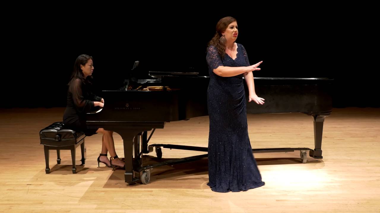 Marina Harris sings Il est doux, il est bon - YouTube