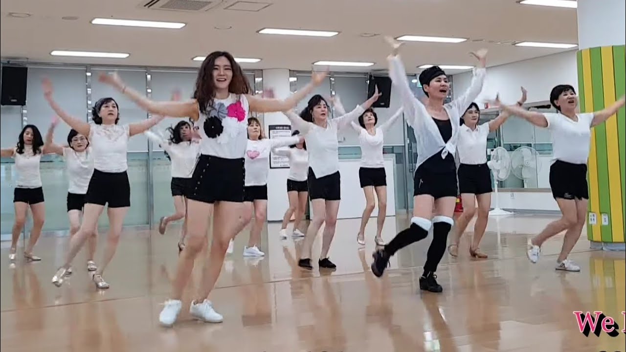 We Love It (Improver) line dance - YouTube