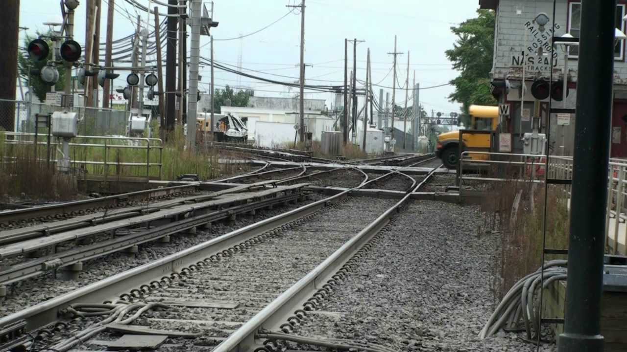 Big Yellow School Bus Goes Over Railroad Tracks: Kids Train Videos ...