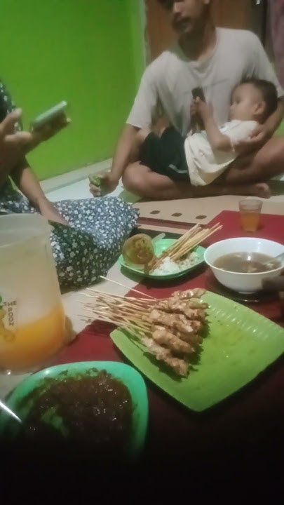 makan makan bersama keluarga - YouTube