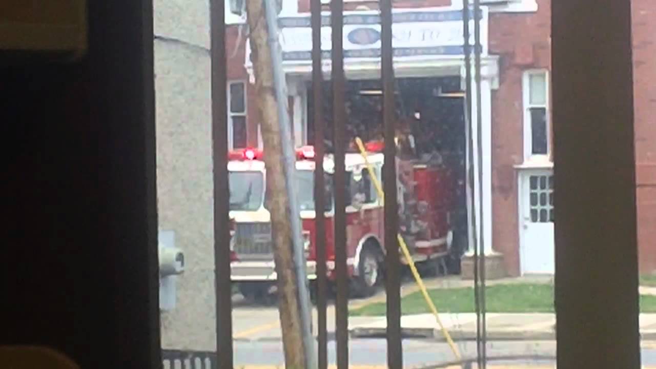 Peekskill NY. Volunteer Fire Department Engine 130 - YouTube