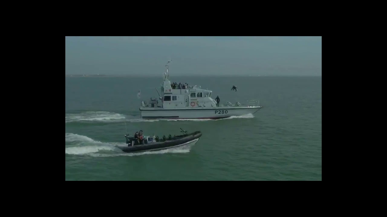 Jet suits - Expolring Future Commando Force concepts - YouTube