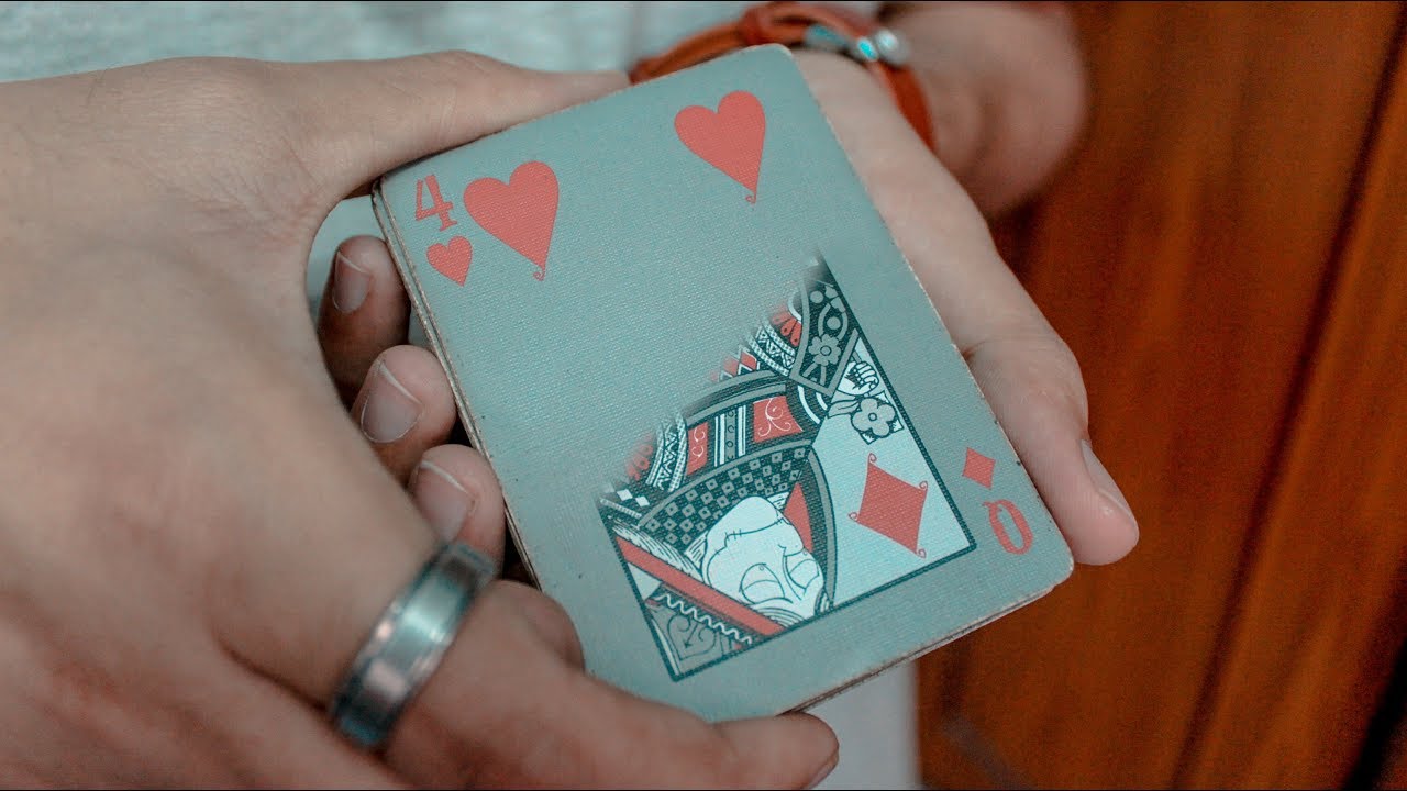 Learn A FAST Visual INSTANT Card Change!!! (Cardini Tutorial) - YouTube