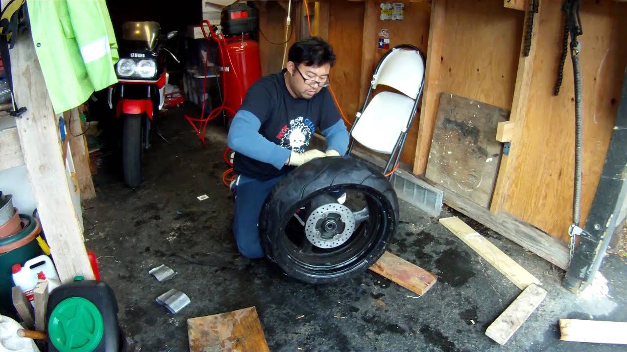 How to change a motorcycle tire (HD) - YouTube