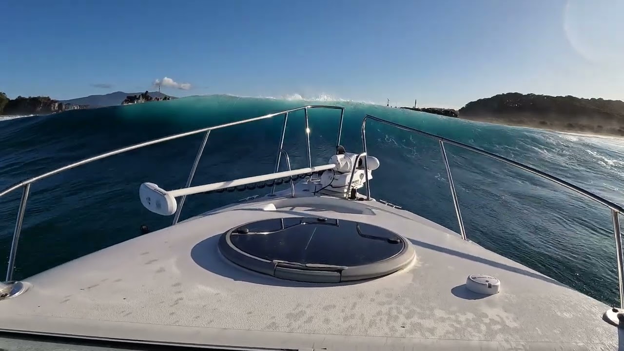 Narooma bar crossing big swell - YouTube