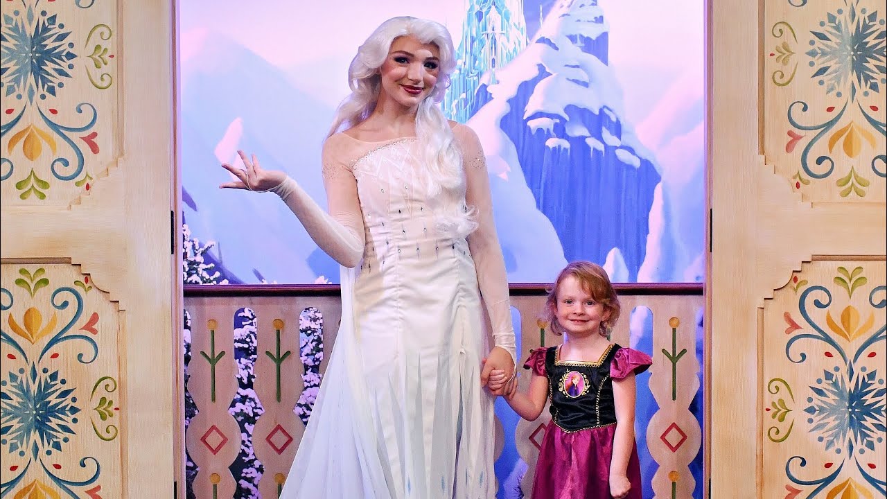 Frozen at Epcot! Elsa Meet and Greet at Royal Sommerhus! - YouTube