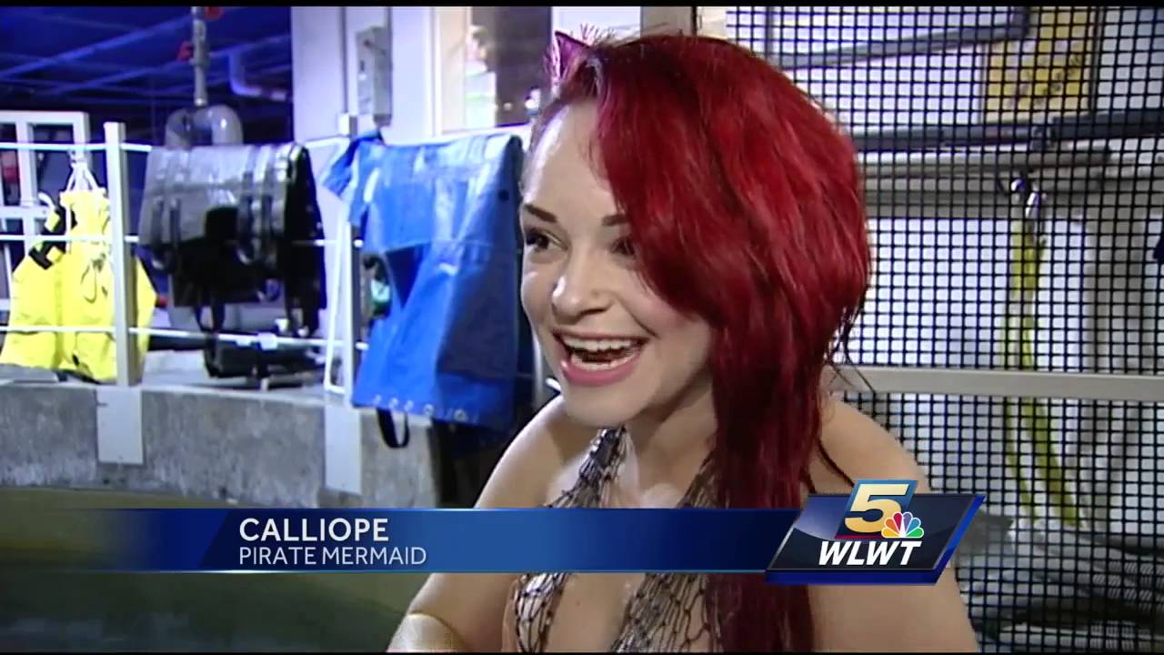 Randi Rico swims with mermaids at Newport Aquarium - YouTube