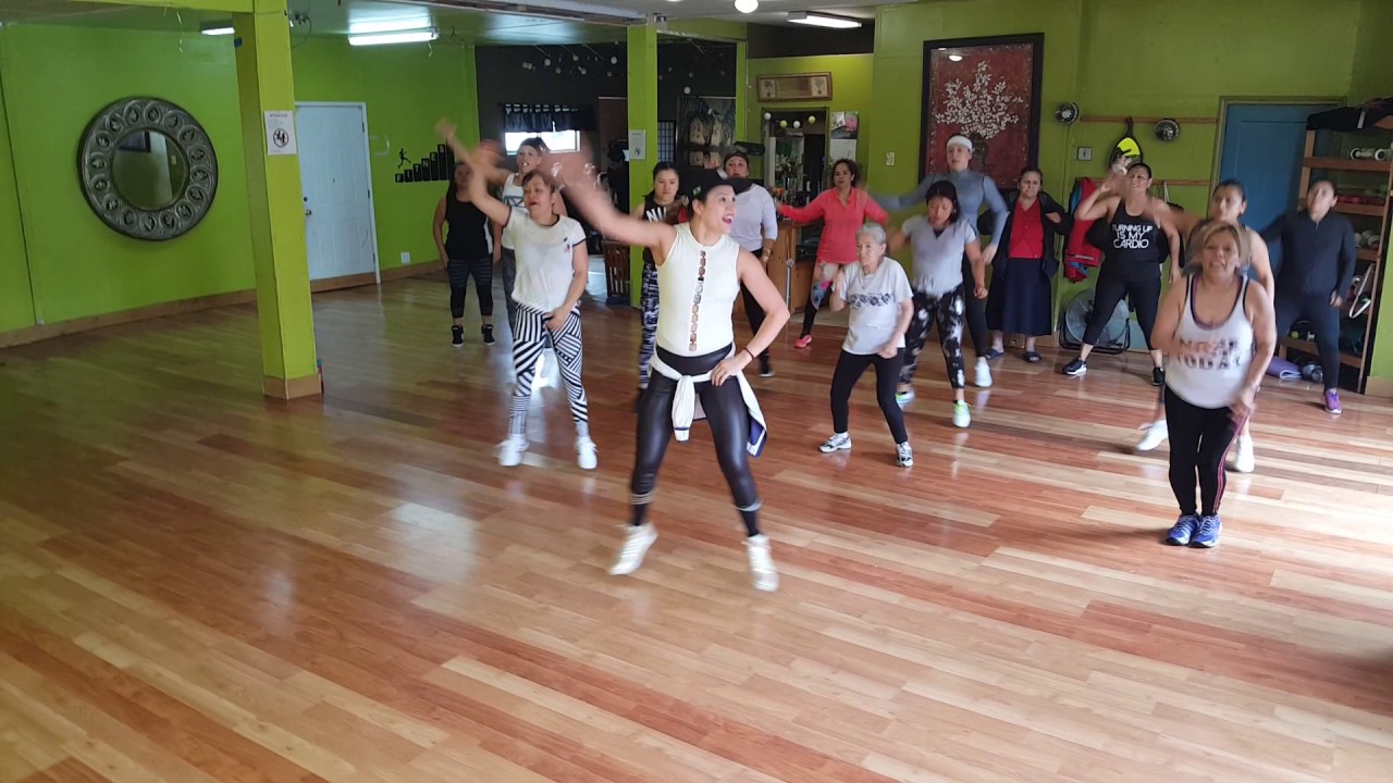 Thalia a quien le importa - YouTube