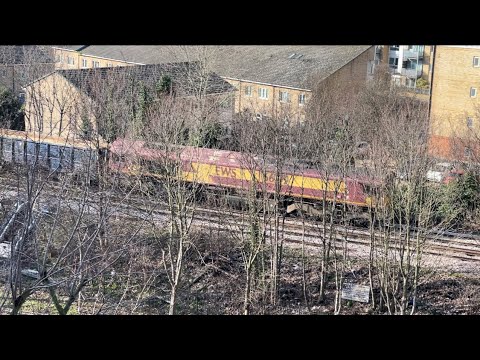 Freight Train - DB 66199 EWS - YouTube