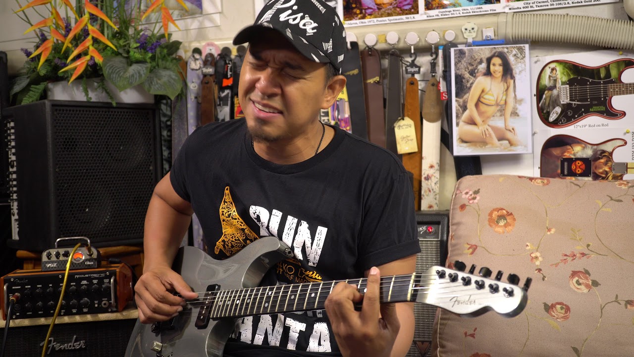 Fender Custom Shop Showmaster Telecaster NAMM 2002 Prototype. - YouTube