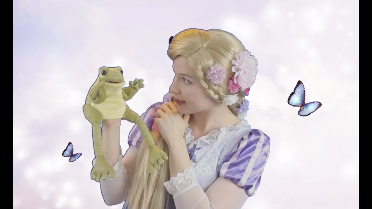 Rapunzel Performs a Puppet Show Live, joined by Flash as a surprise ...