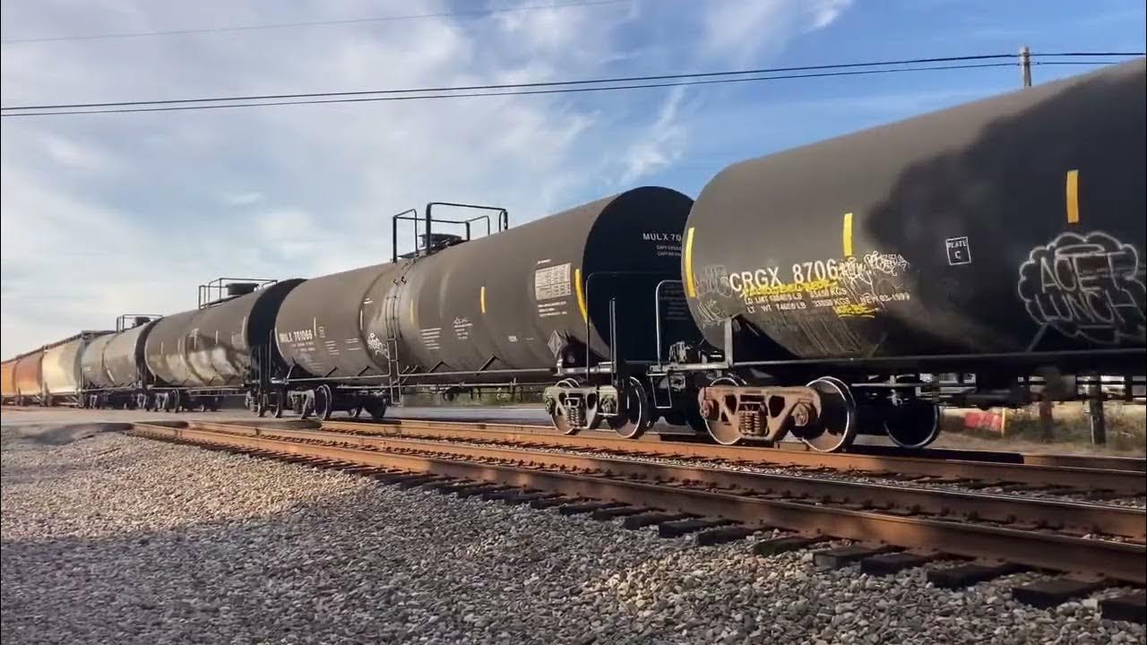 CSX M400 Long NB Manifest Train with Mid Train DPU Alright - YouTube