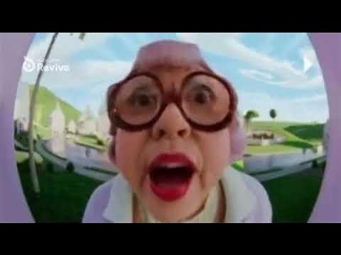 Mrs Kwan sings world cup - YouTube