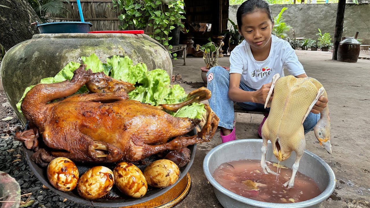 Yummy native duck cooking - Country girl cooking and invite grandma to ...