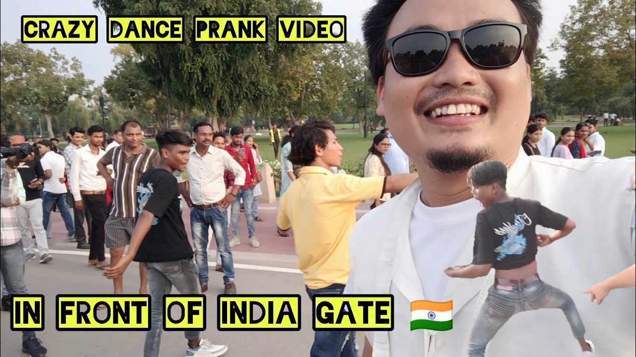 Crazy Dance Video In Front Of India Gate 🇮🇳 || Public Reactions Prank ...