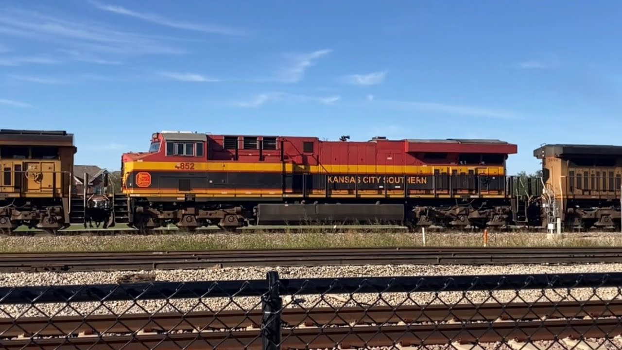 KCS #4852 on a UP Grain Train at Deen Road (11-12-2022) - YouTube