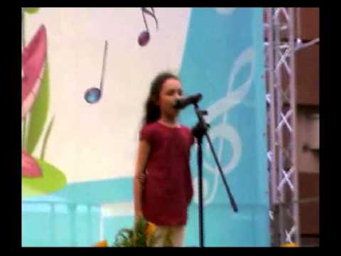 Sofia Mancuso allo Zecchino d'Oro - Selezioni di Lodi - La Mia Ombra - YouTube