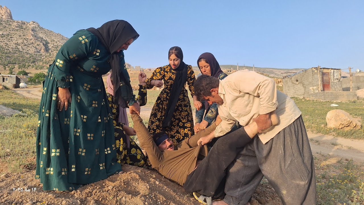 The neighbor's madness, conflict with Akbar, and Razieh's unhappiness ...