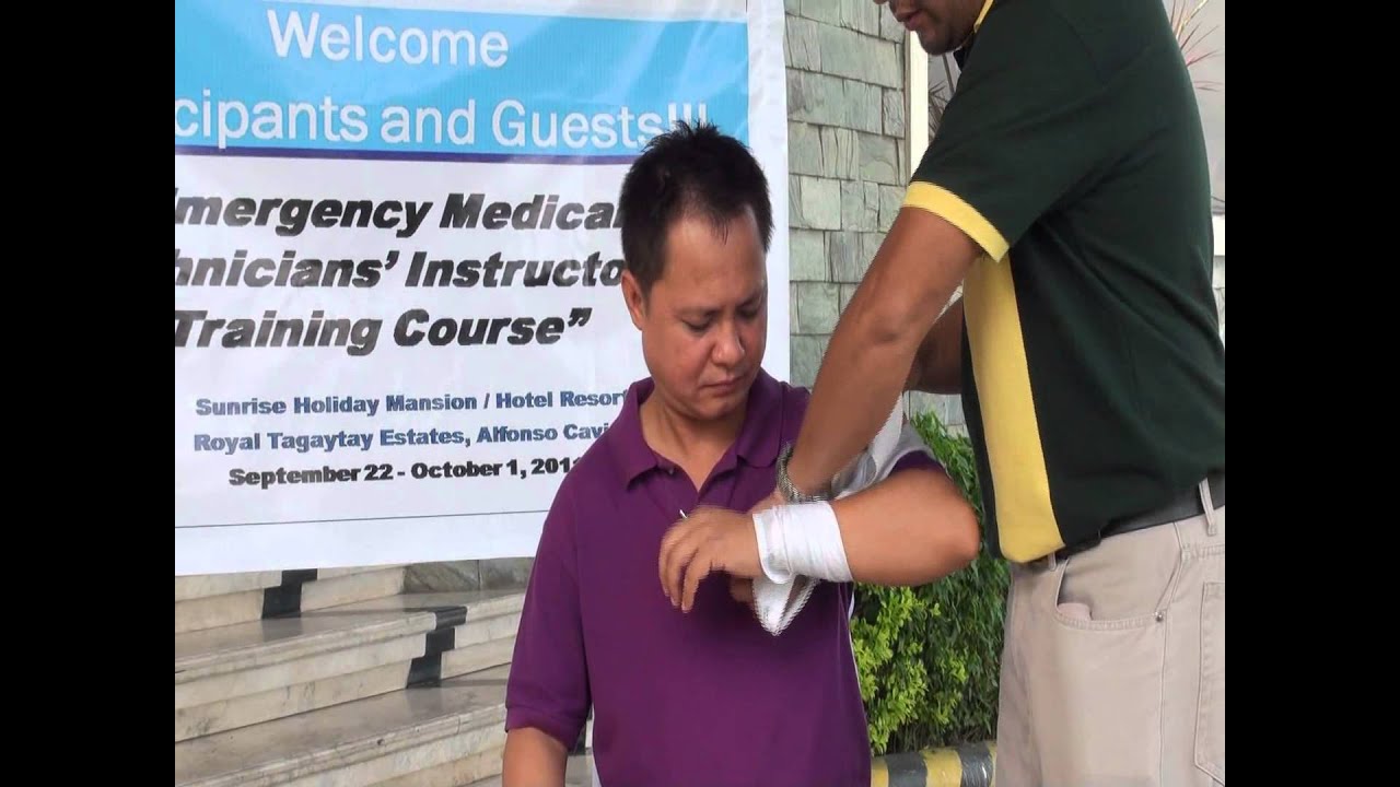 Close Fracture Elbow using Triangular Bandage - YouTube