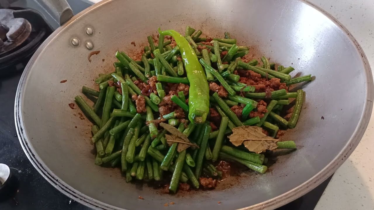 yum yum Long beans with long chilli green - YouTube