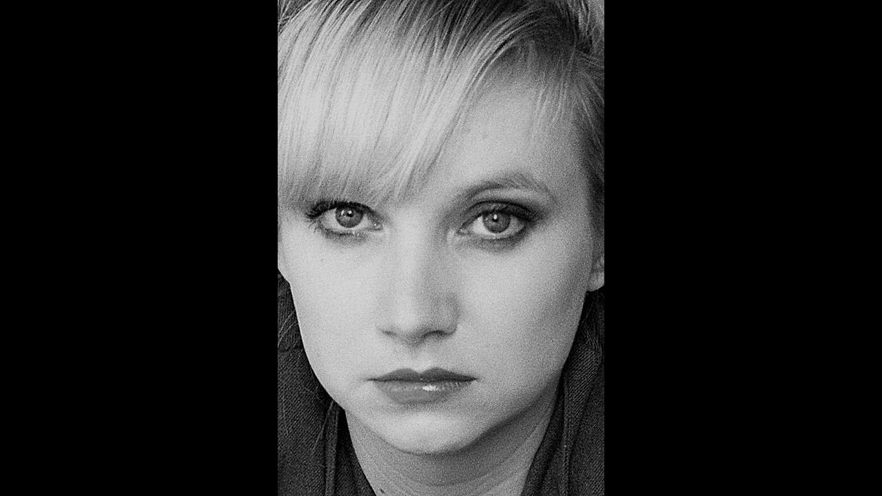 Christine Hart Private Investigator talks to pop star and leaf of East ...