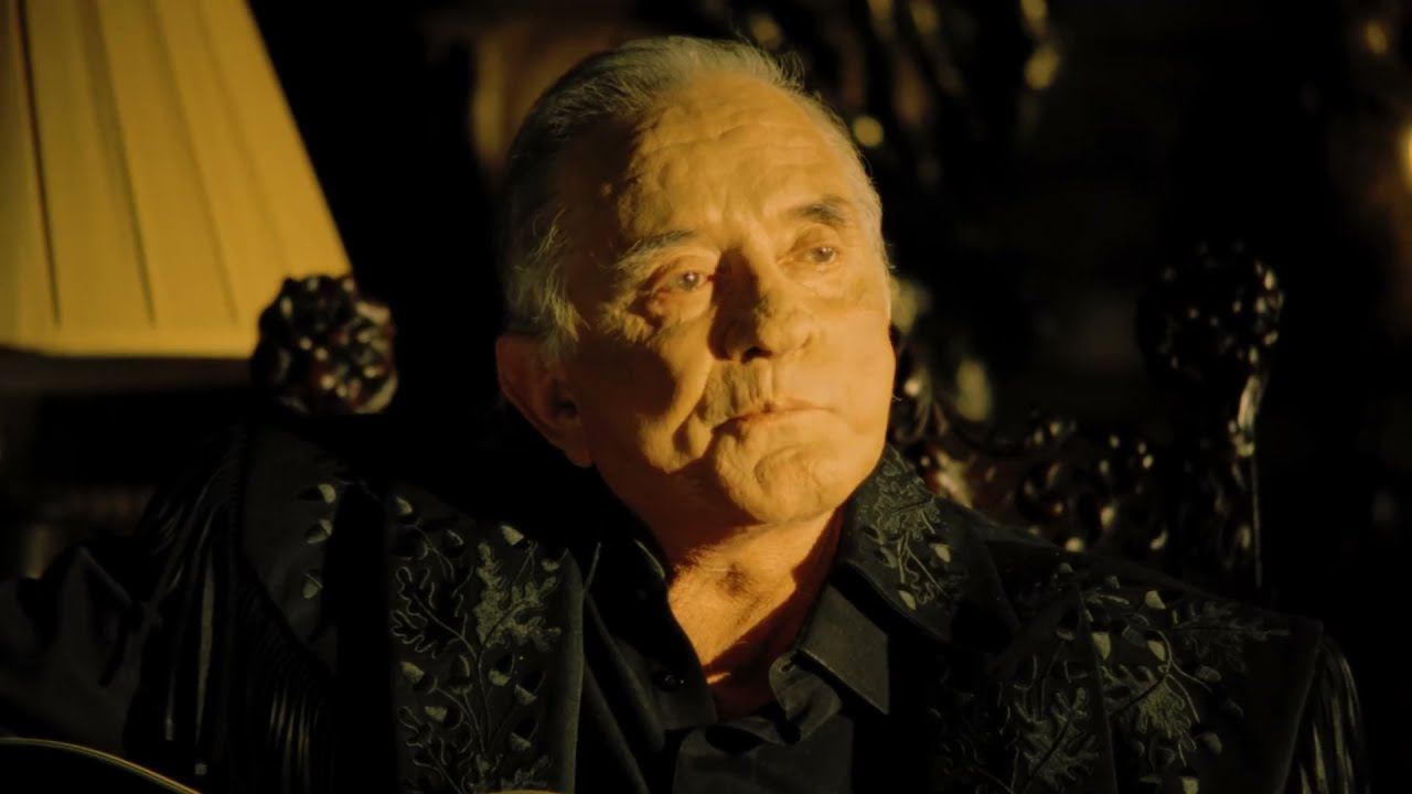 Johnny Cash Hurt Official Music Video - YouTube