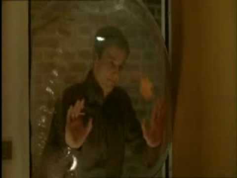 Help-EU Bubble esp.wmv - YouTube