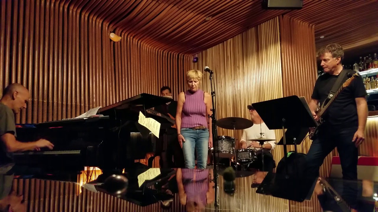 Marilyn Scott Tryin' Times 7/31/19 Sam First lounge. - YouTube