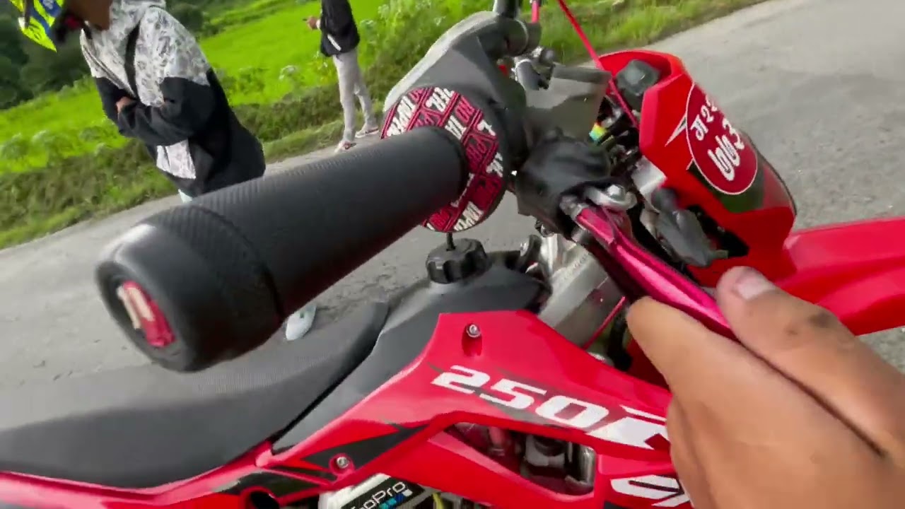 CrossX vs Crossfire rm250 |comparison|😹 - YouTube