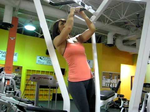 Alternating Neutral Grip Pullups.AVI - YouTube