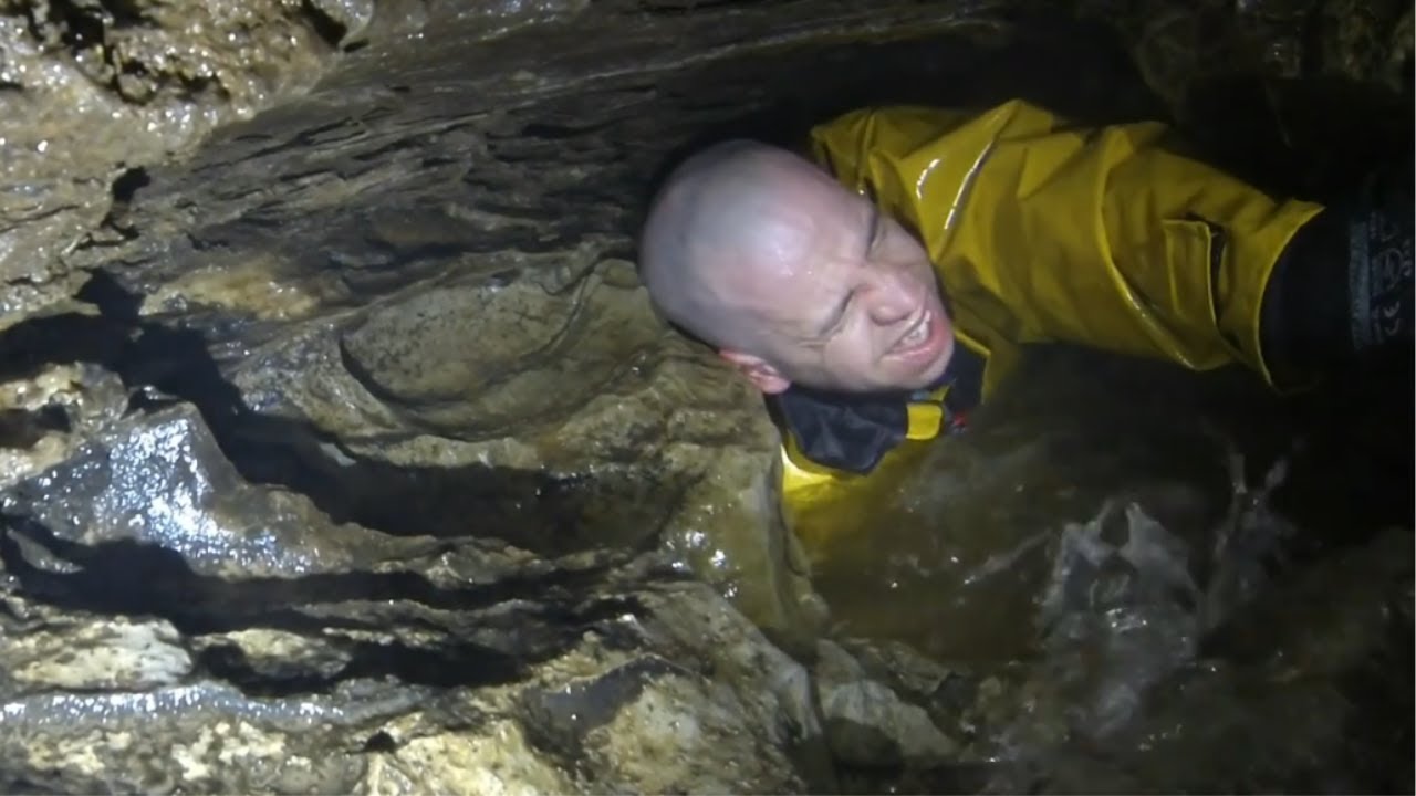 Cave Diver TRAPPED as Water Floods Narrow Passage - YouTube