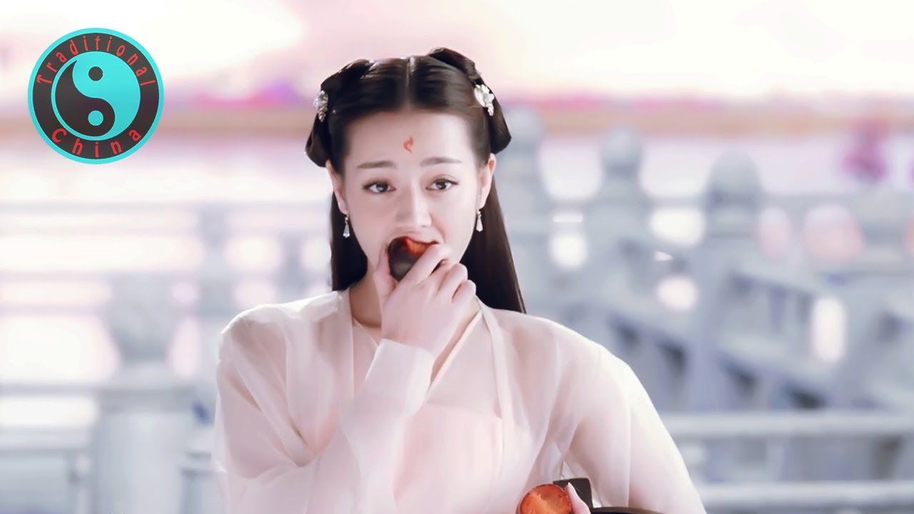 Zhou Hong 周虹 • Beautiful Chinese Music • 我心愛的小馬車 - YouTube