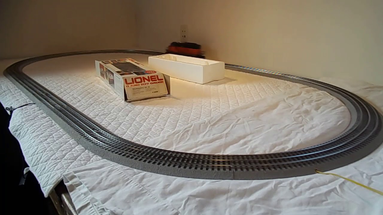 Lionel 6-8855 Milwaukee Road SD18 Locomotive - YouTube