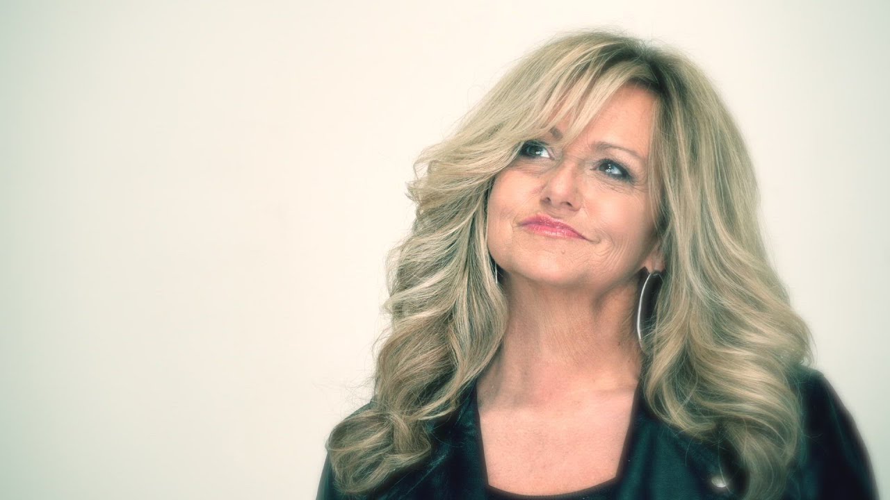 Dawn Rix - I Wanna Be Holdin' You (ft. Billy Gaines) - YouTube
