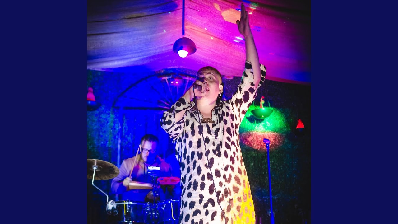 Te conocí en las cucardas (En Vivo) - YouTube