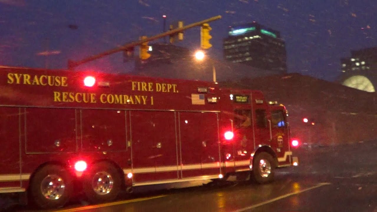 Syracuse Rescue Co. Responding in the Snow! - YouTube