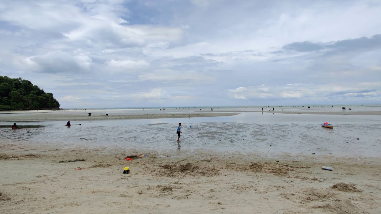 Aaron returns to Blue Lagoon Beach, Port Dickson. - YouTube