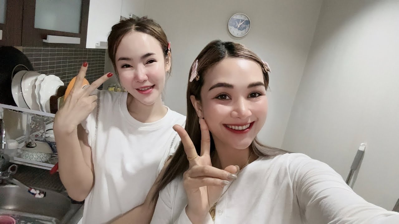 LIVE - Cooking Class with Tahn Tahn - PloySai Coffee Lady in Bangkok Thailand - YouTube