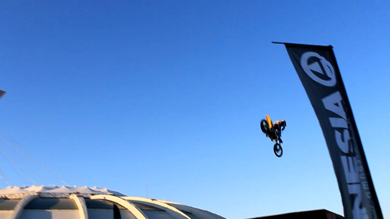 Jackalopefest 2012 - Backflip FMX - YouTube