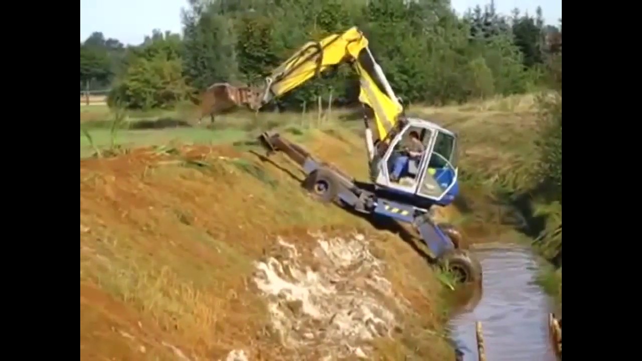#Amazing amazing excavator stuck in mud fail, bulldozer stuck in mud ...