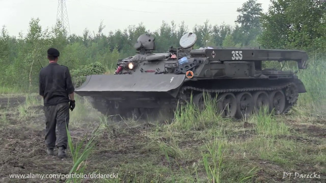 WZT 2 (Armoured recovery vehicle) + KrAZ 255 - Zlot Militarny w ...