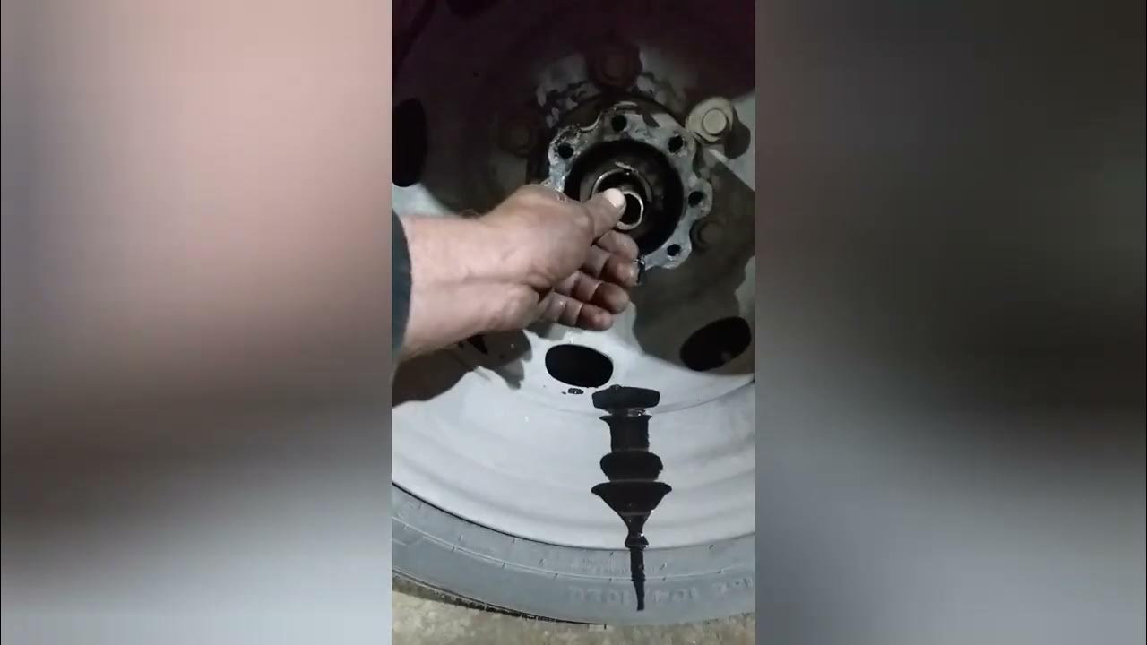 Автосервис Михалыч Поможет. Калуга. Вытаскиваем обломаную полуось ...