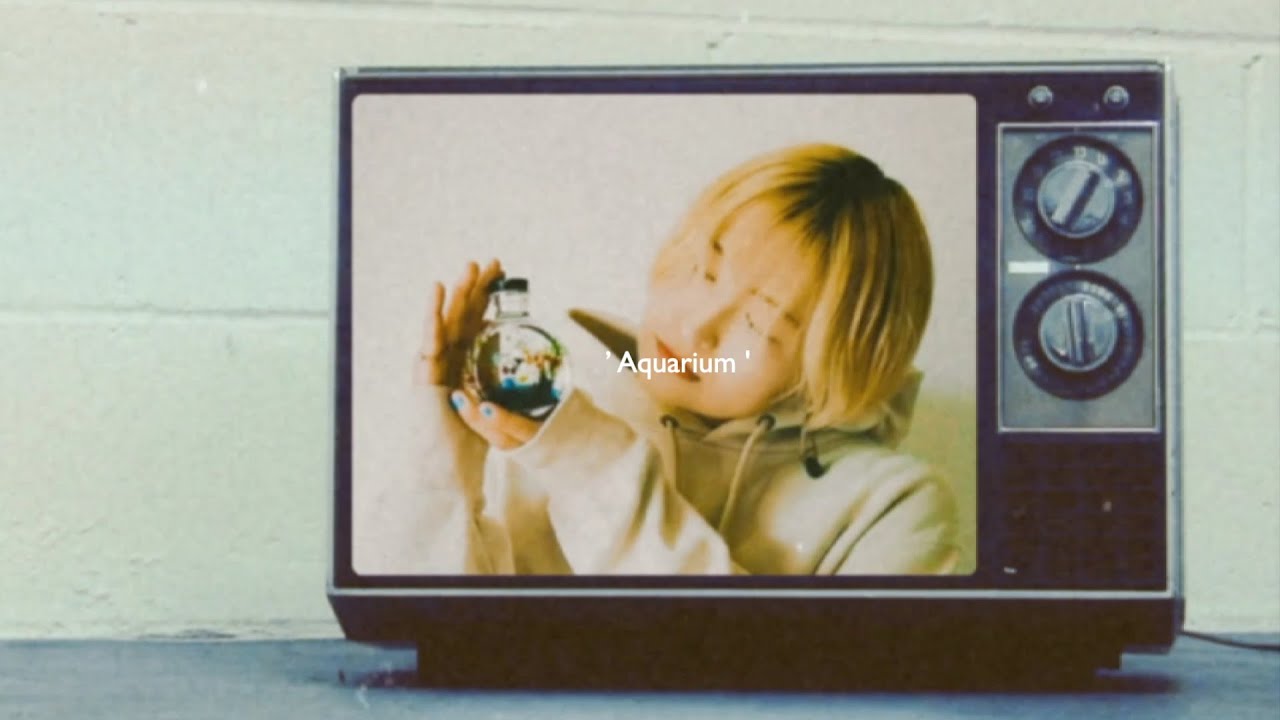 Hannah Warm - Aquarium (Prod. ROB.T.) [Official Music Video] - YouTube