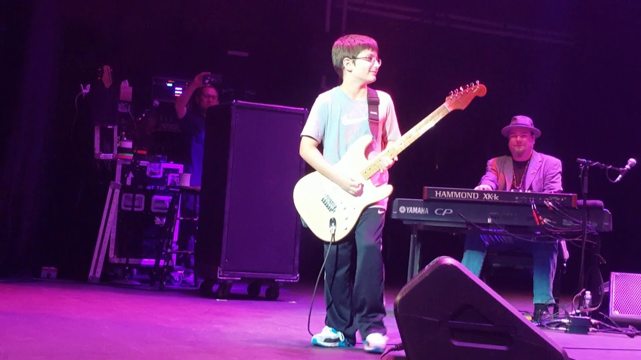 Buddy Guy plays with 11 year old Josh Greeno #buddyguy - YouTube